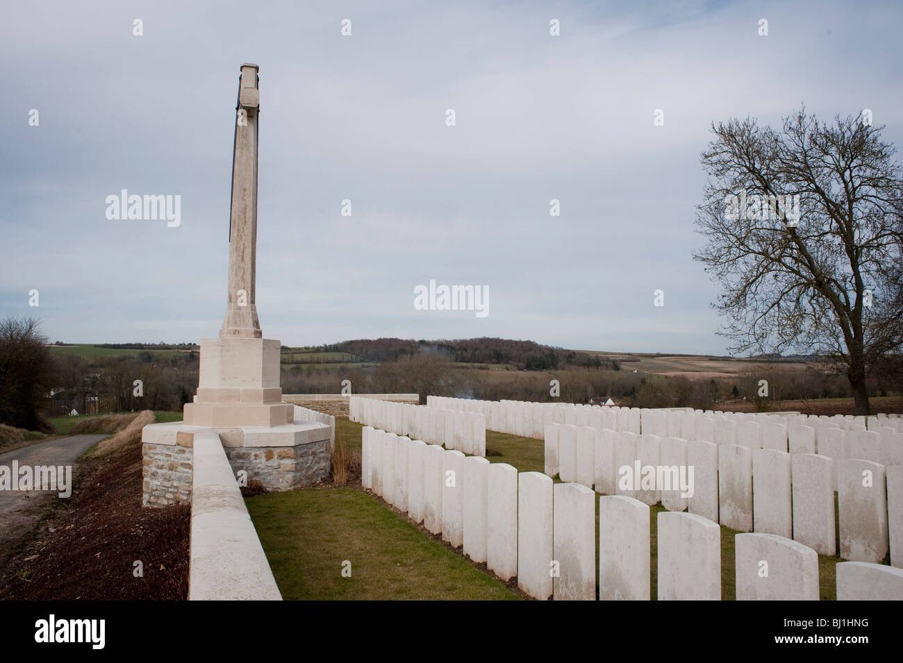 British battlefield cemeteries hi-res stock photography and images - Alamy