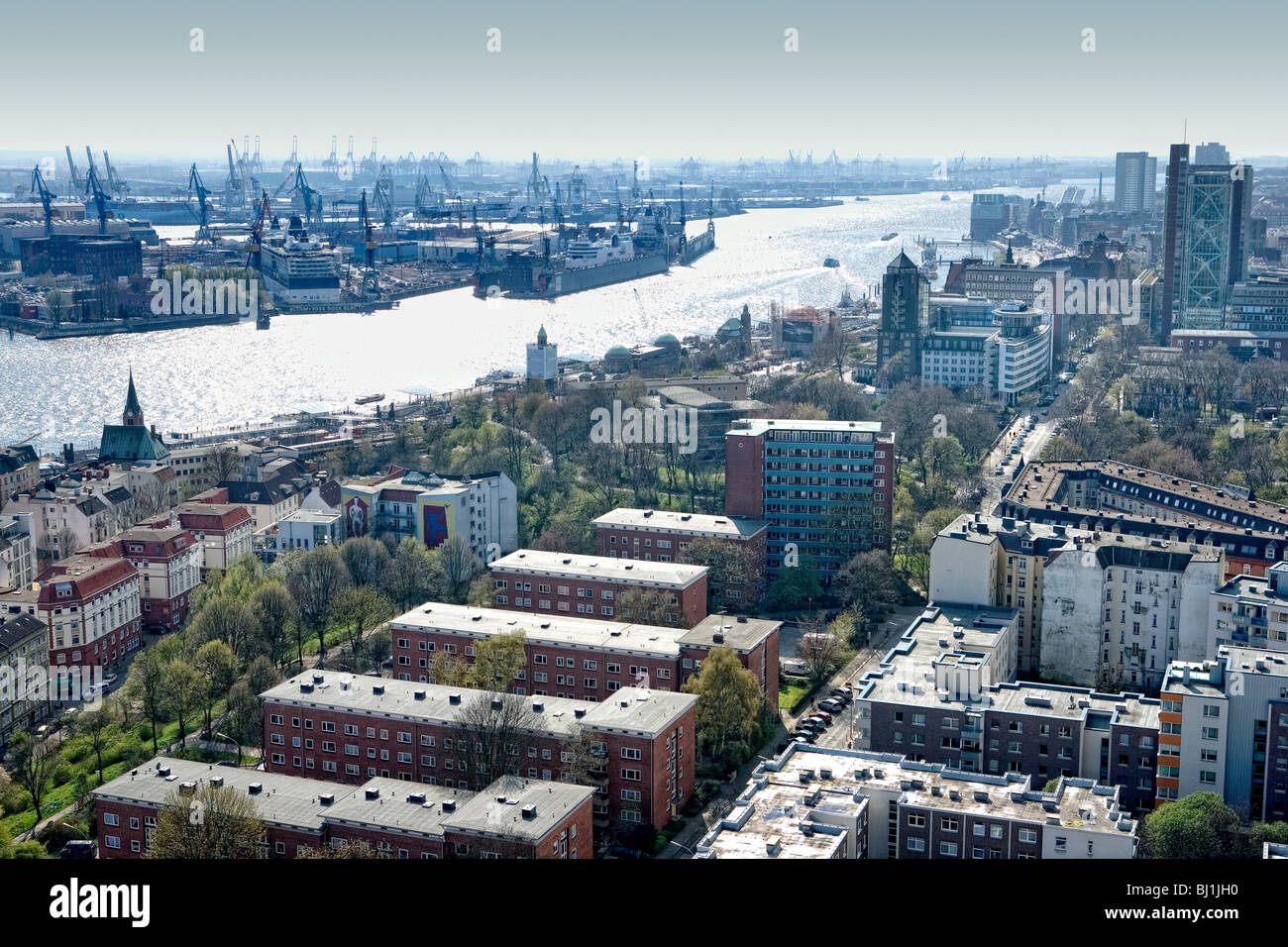 Hamburg view hi-res stock photography and images - Alamy