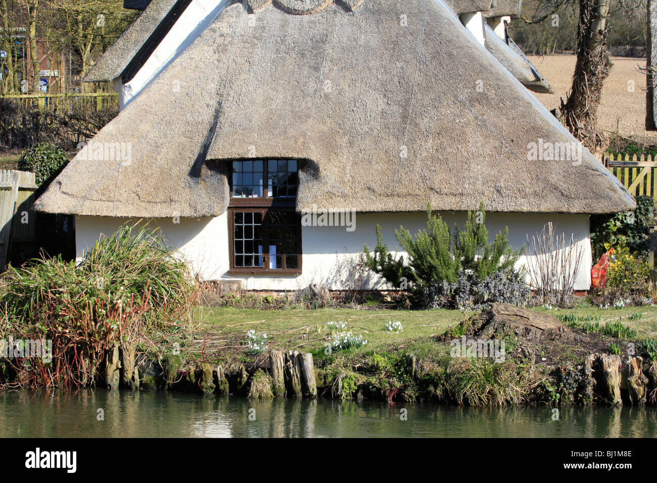 Bridge cottage hi-res stock photography and images - Alamy