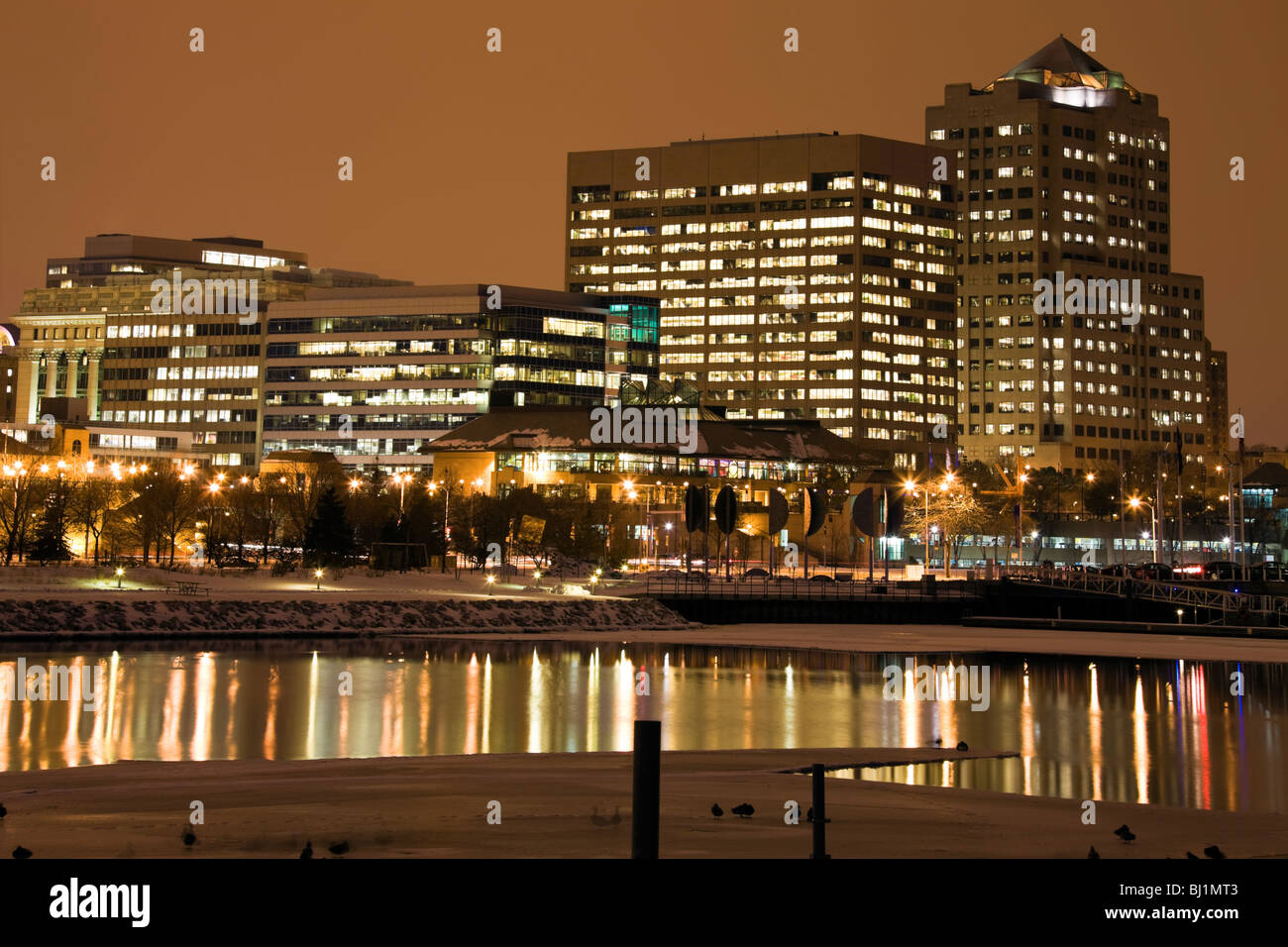 Night in downtown Milwaukee, Wisconsin Stock Photo - Alamy