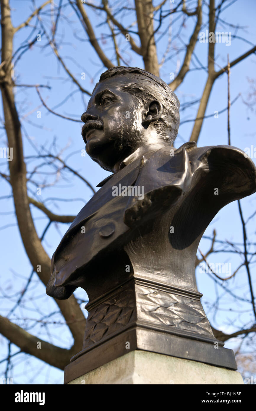 Arthur sullivan memorial hi-res stock photography and images - Alamy