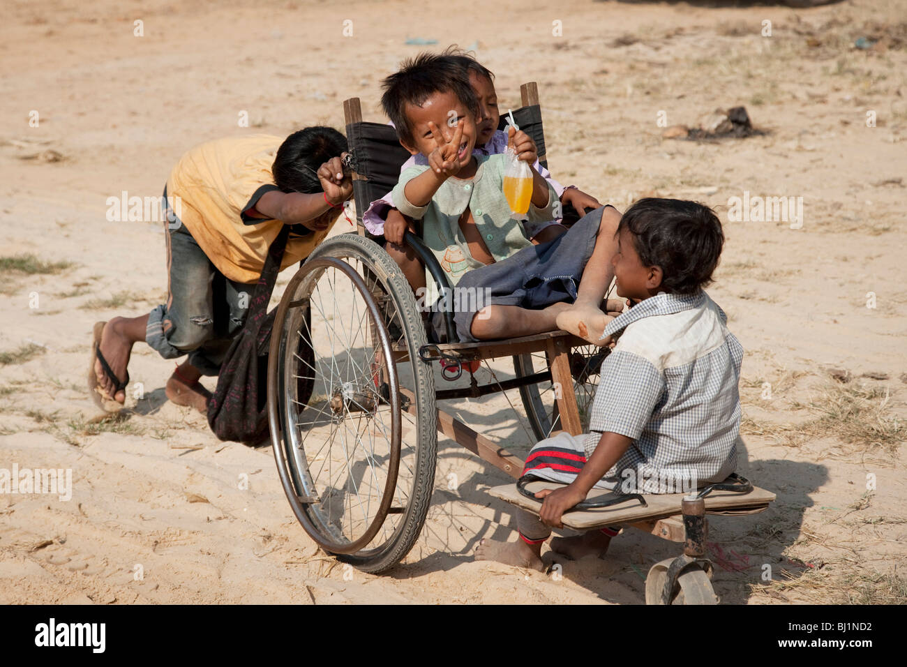 Some of the many faces of the children of Cambodia Stock Photo - Alamy