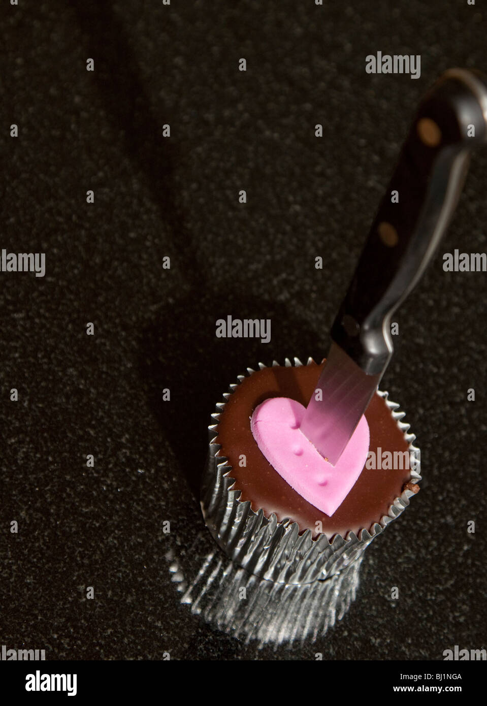 Cake knife stab hi-res stock photography and images - Alamy