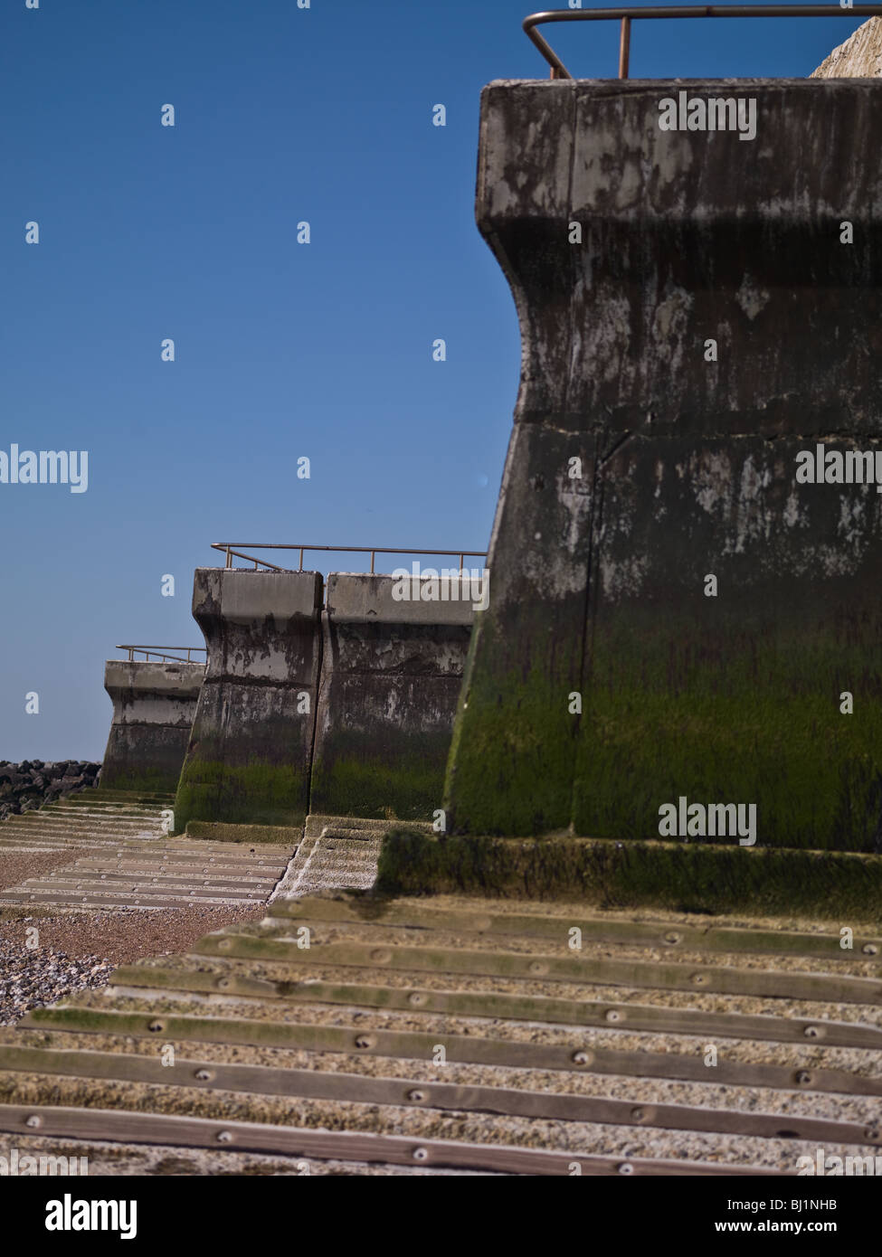 Concrete sea defenses hi-res stock photography and images - Alamy
