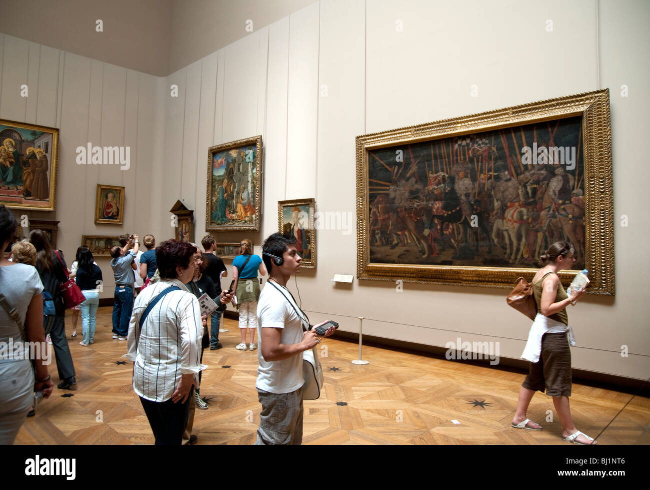Visiting louvre museum hi-res stock photography and images - Alamy