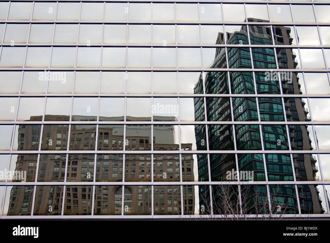 Reflection off glass windows Stock Photo - Alamy
