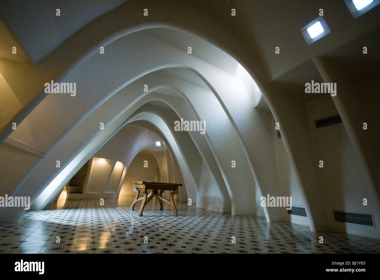 Arched tiles hi-res stock photography and images - Alamy