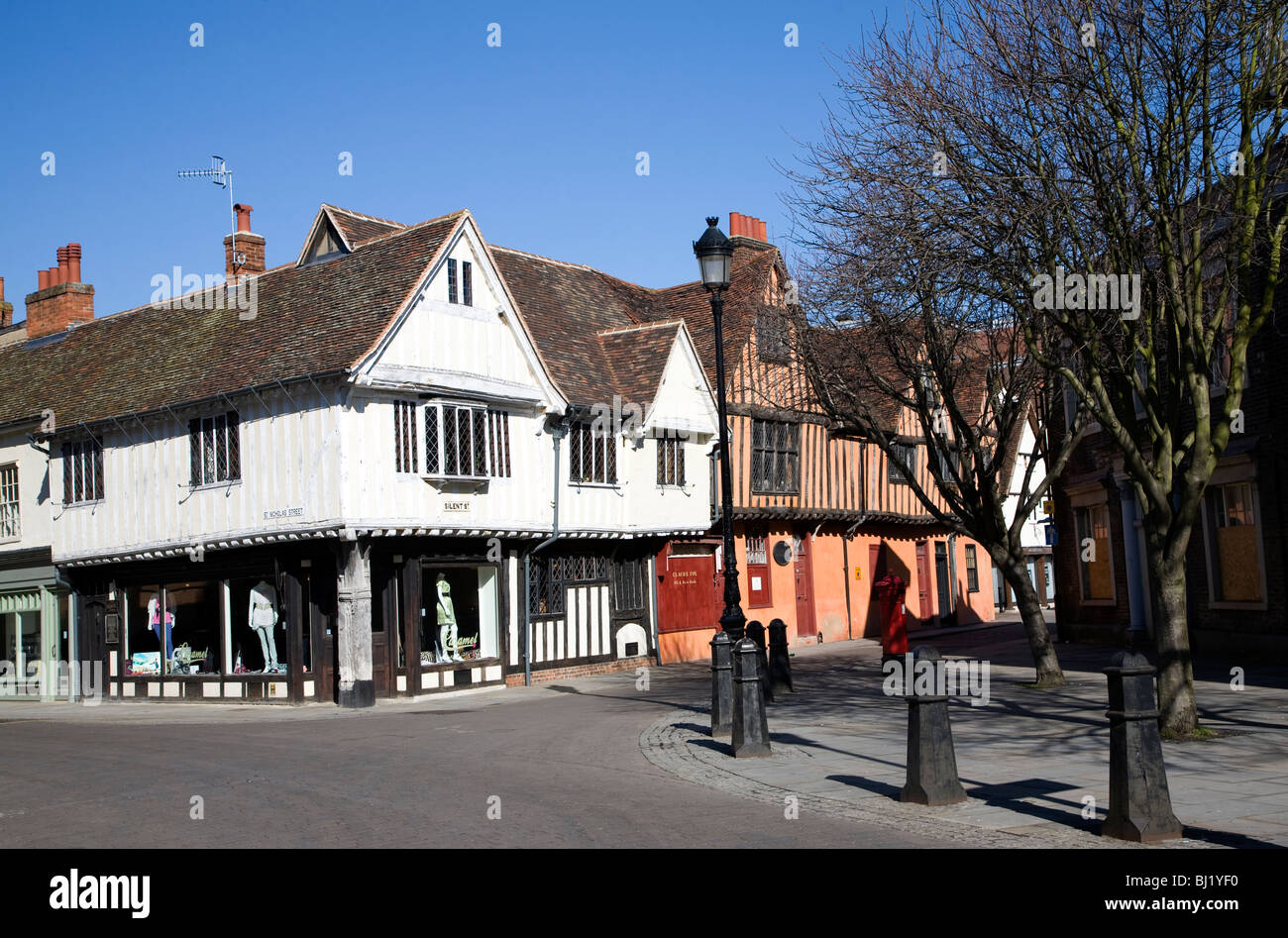 Tudor inn hi-res stock photography and images - Alamy