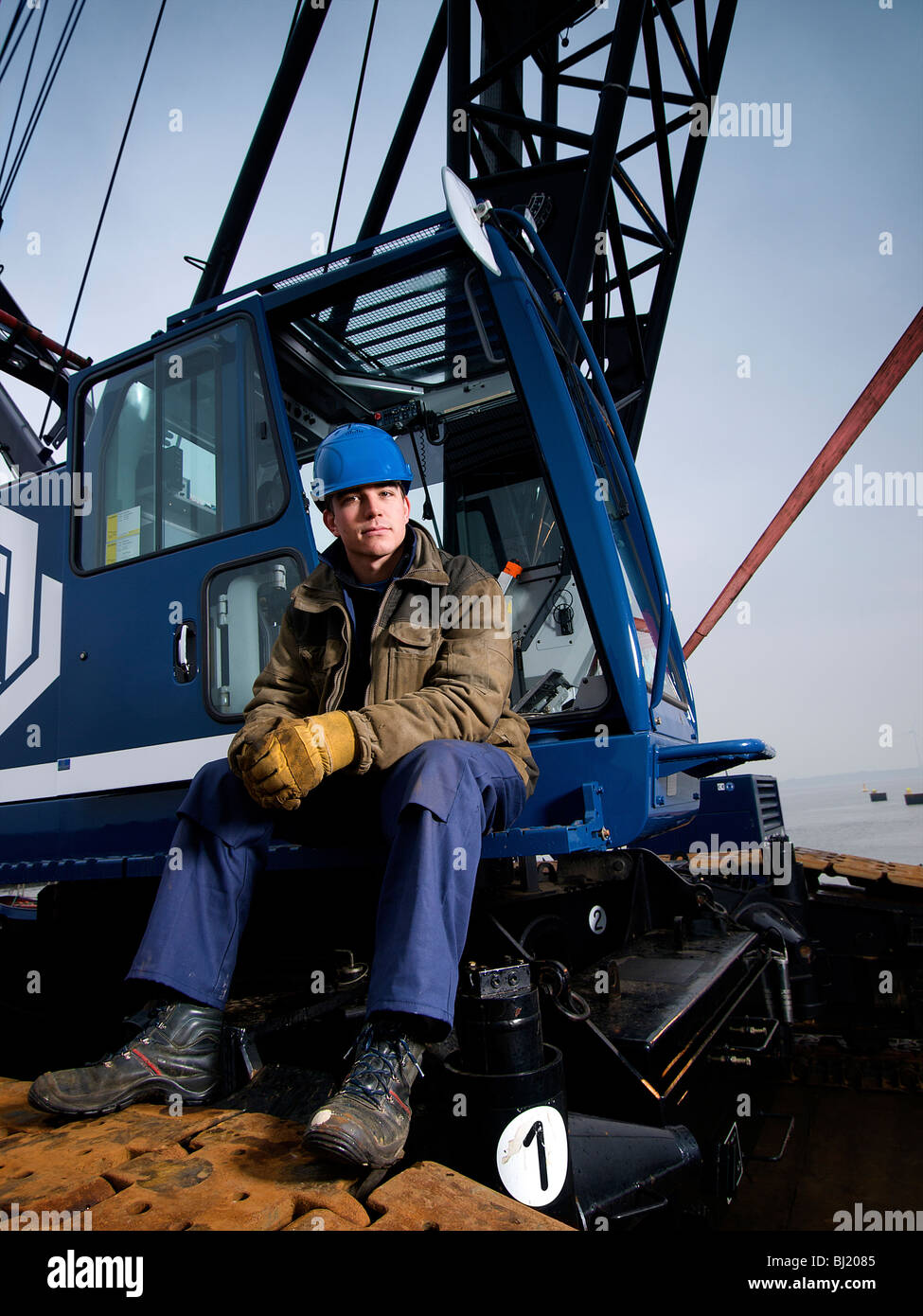 Crane driver hi-res stock photography and images - Alamy