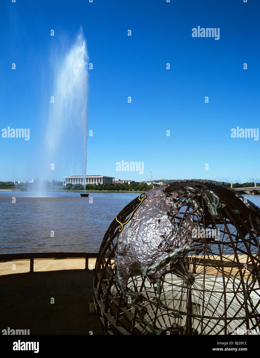 Captain cook memorial fountain canberra hi-res stock photography and images - Alamy