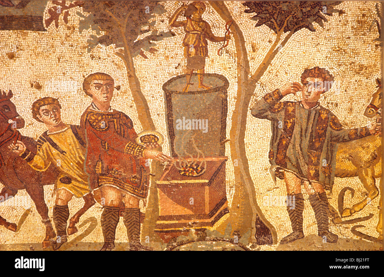 Piazza Armerina,Sicily, Roman mosaic, Hunter lights sacrificial fire ...