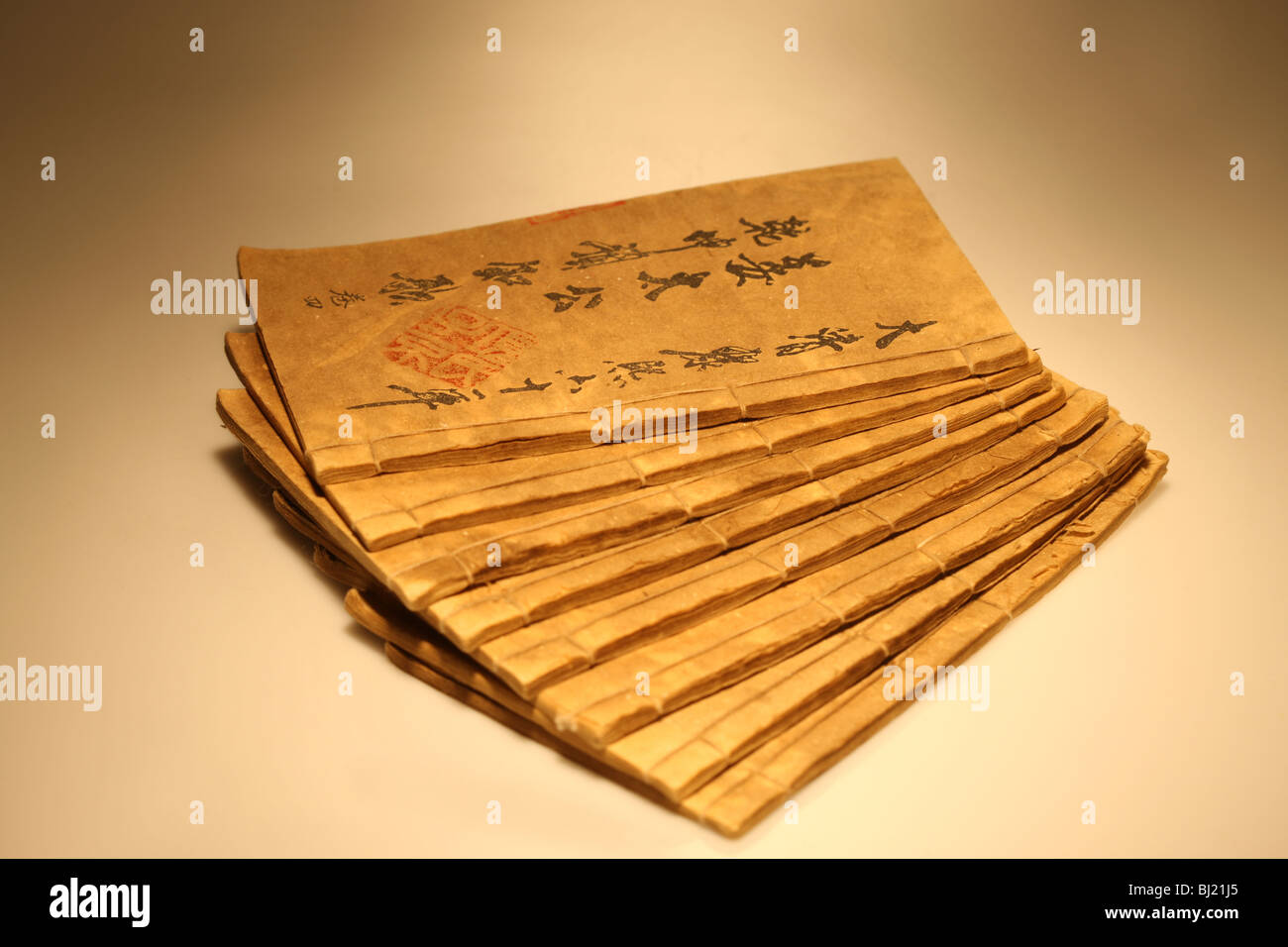 Ancient chinese book hi-res stock photography and images - Alamy
