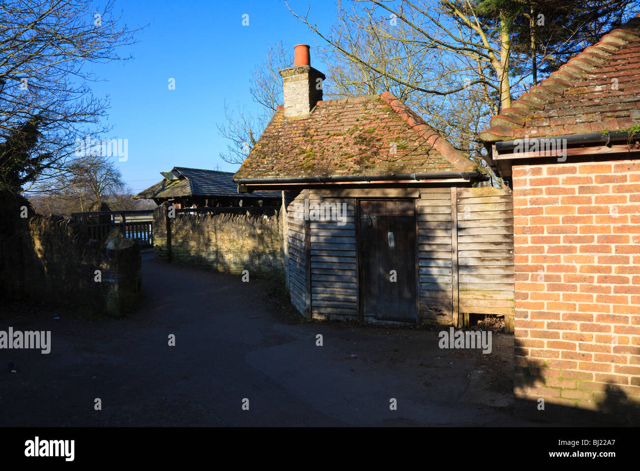 Access to the Thames Path and Iffley Lock from Iffley Village, Oxford ...