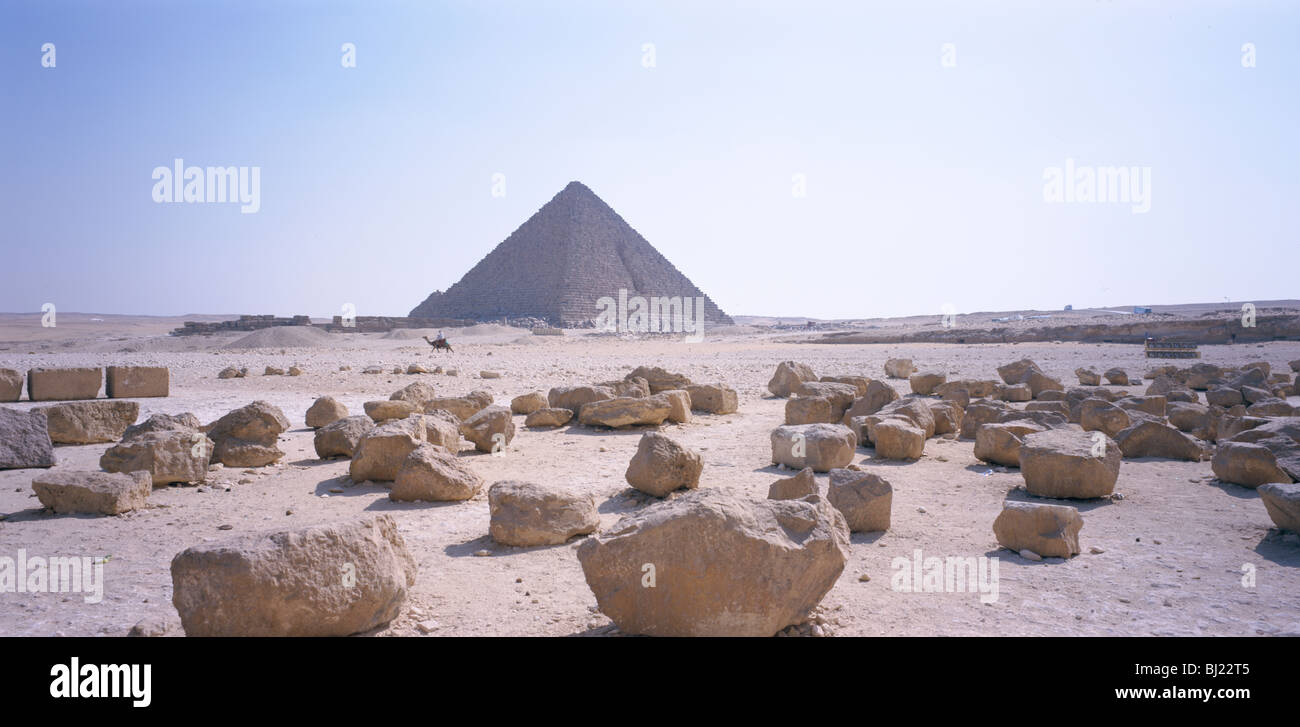 Pyramid shaped buildings hi-res stock photography and images - Alamy