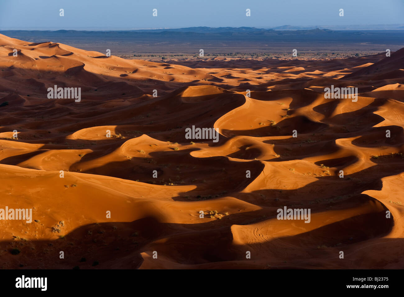 Formation of the sand in the desert Stock Photo - Alamy