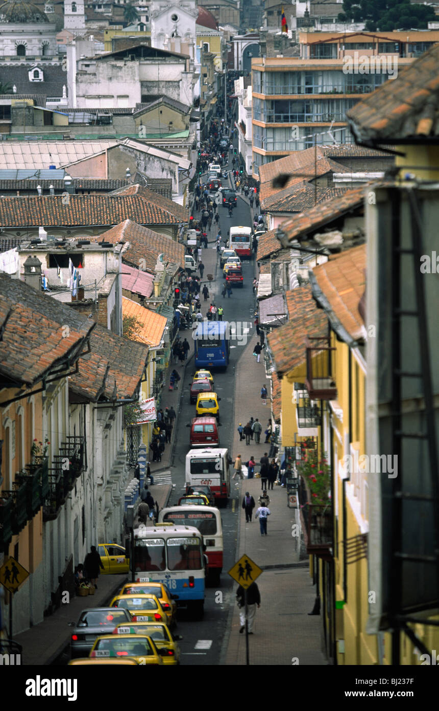 Narrow streets traffic hi-res stock photography and images - Alamy