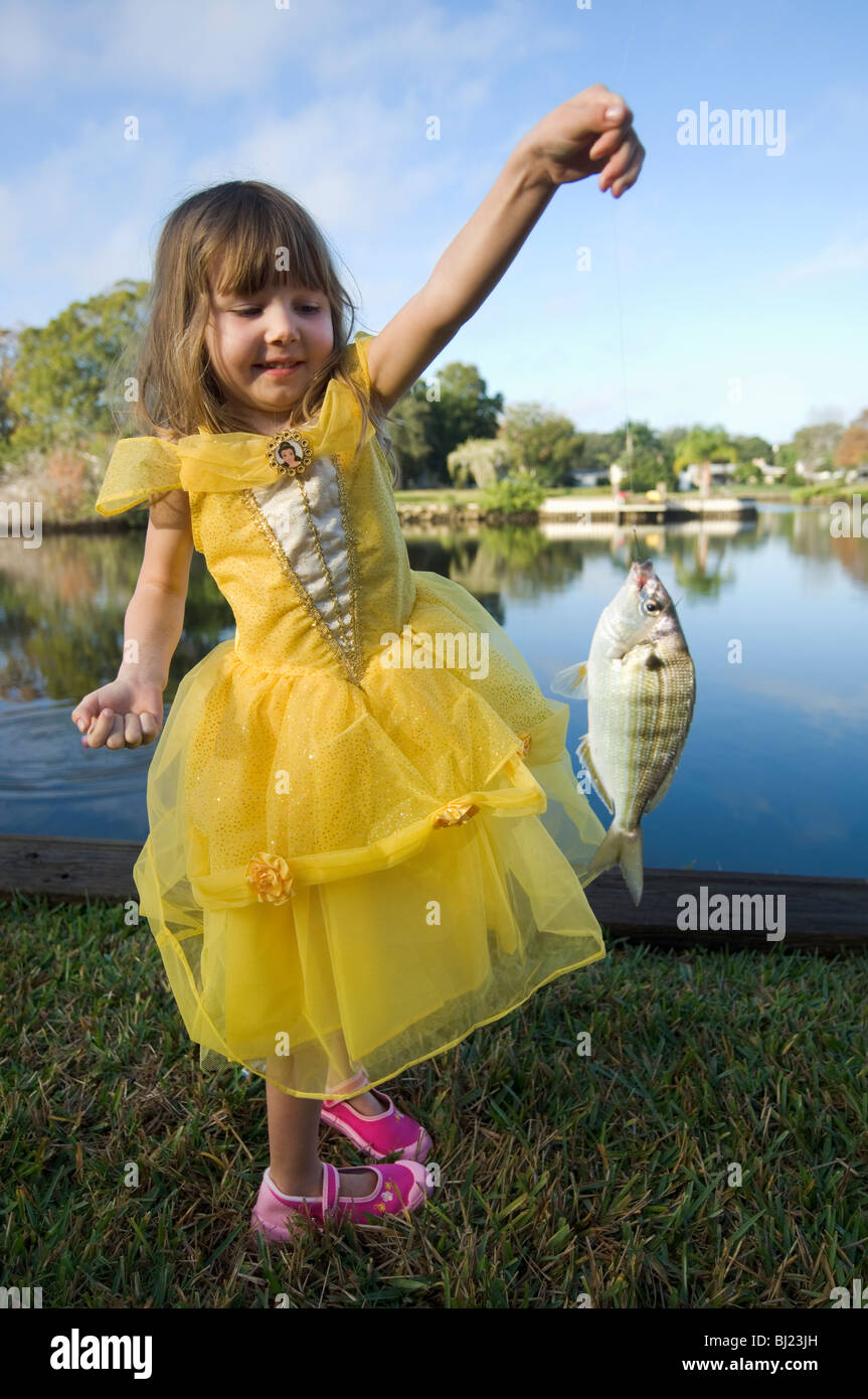 Children girl catches hi-res stock photography and images - Alamy