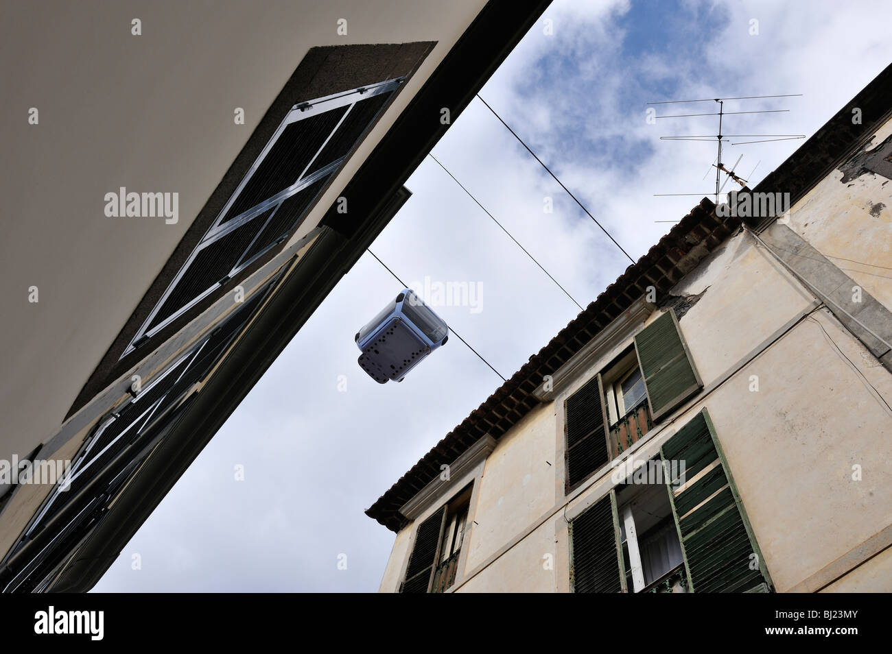 Cableway over city hi-res stock photography and images - Alamy