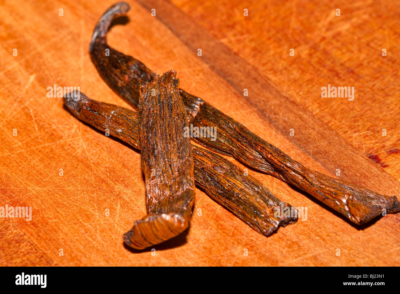 Dried vanilla bean Stock Photo - Alamy