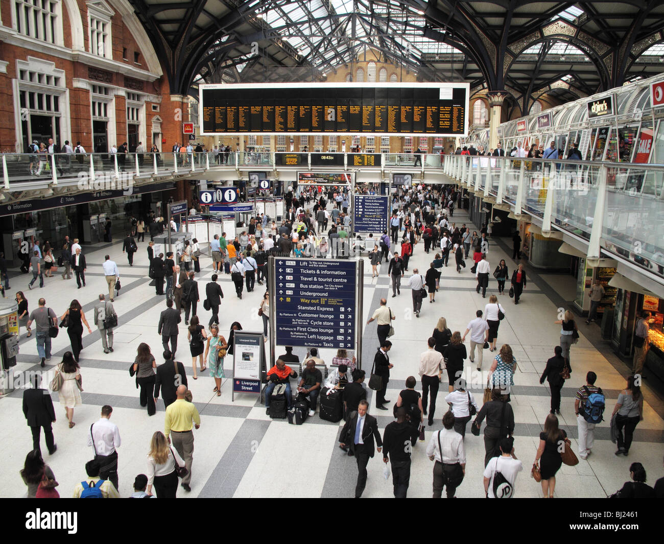 Rush hour commuters at Liverpool Street Station Stock Photo - Alamy