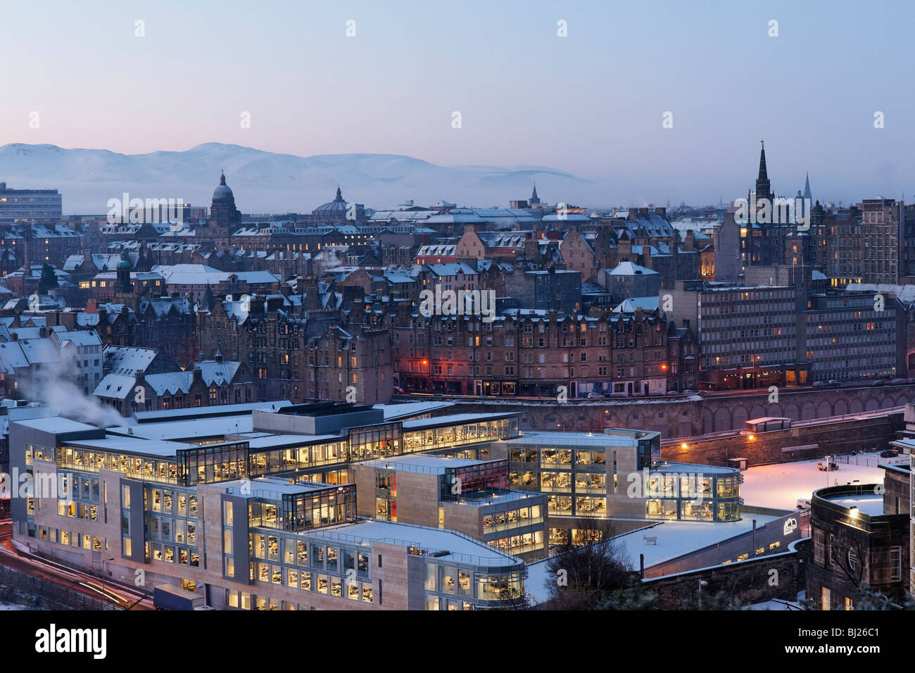 Old town view edinburgh hi-res stock photography and images - Alamy