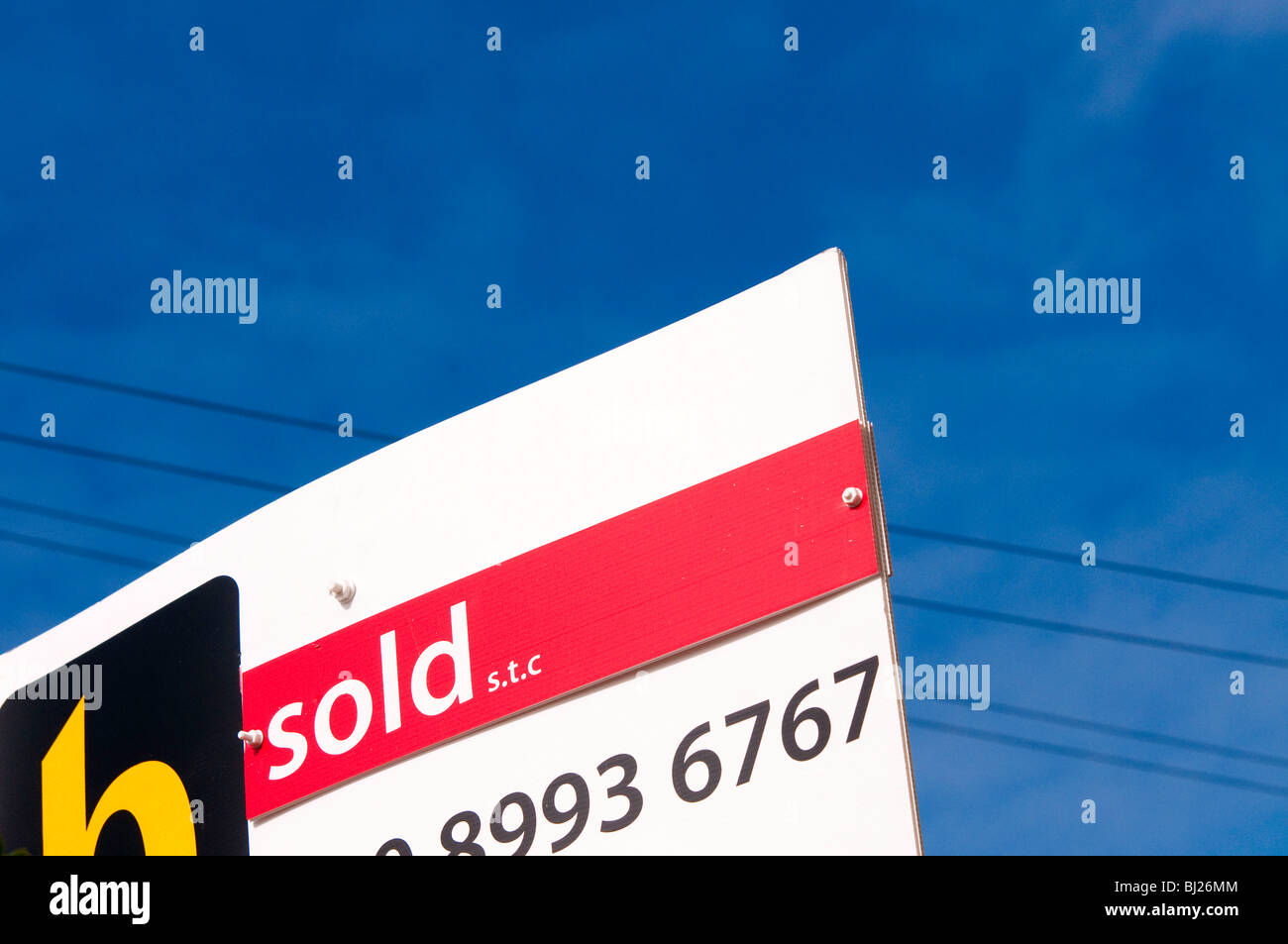 Sold House Sign High Resolution Stock Photography and Images - Alamy