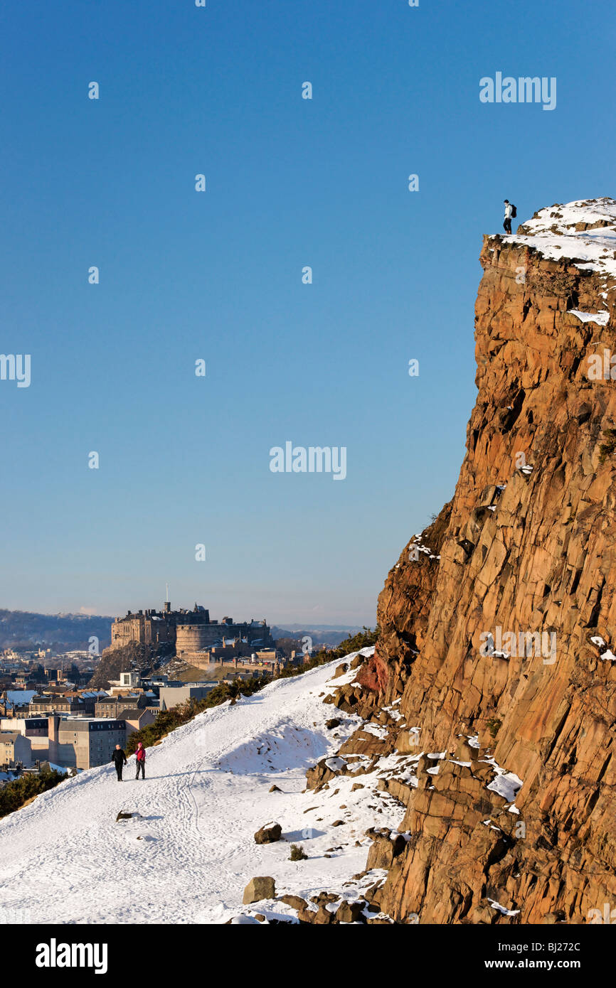 Edinburgh castle people view hi-res stock photography and images - Alamy