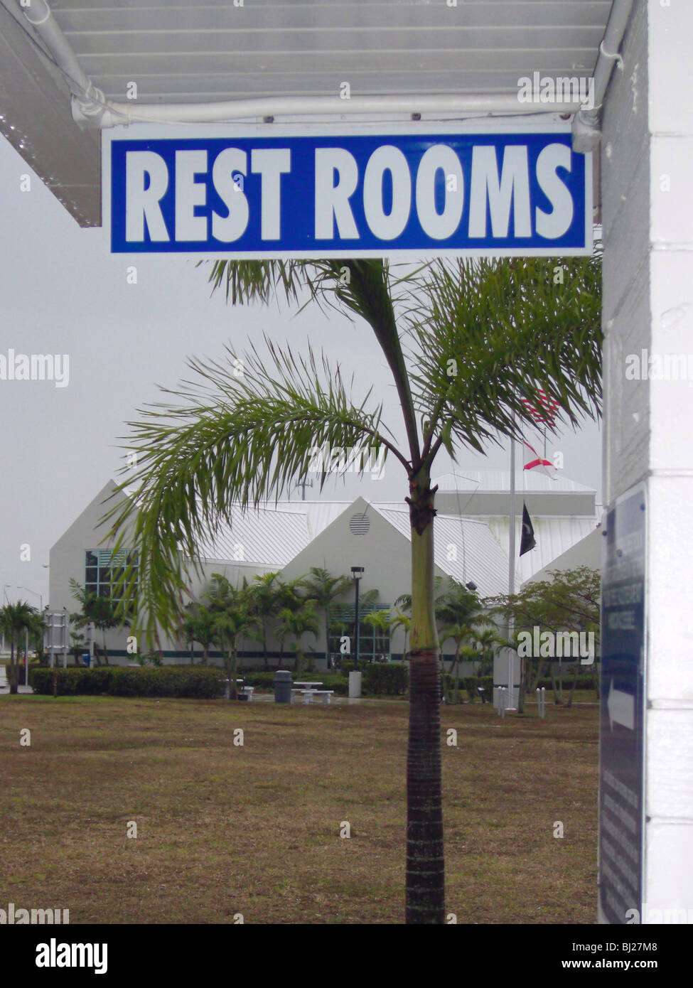 Rooms and people outdoors hi-res stock photography and images - Alamy