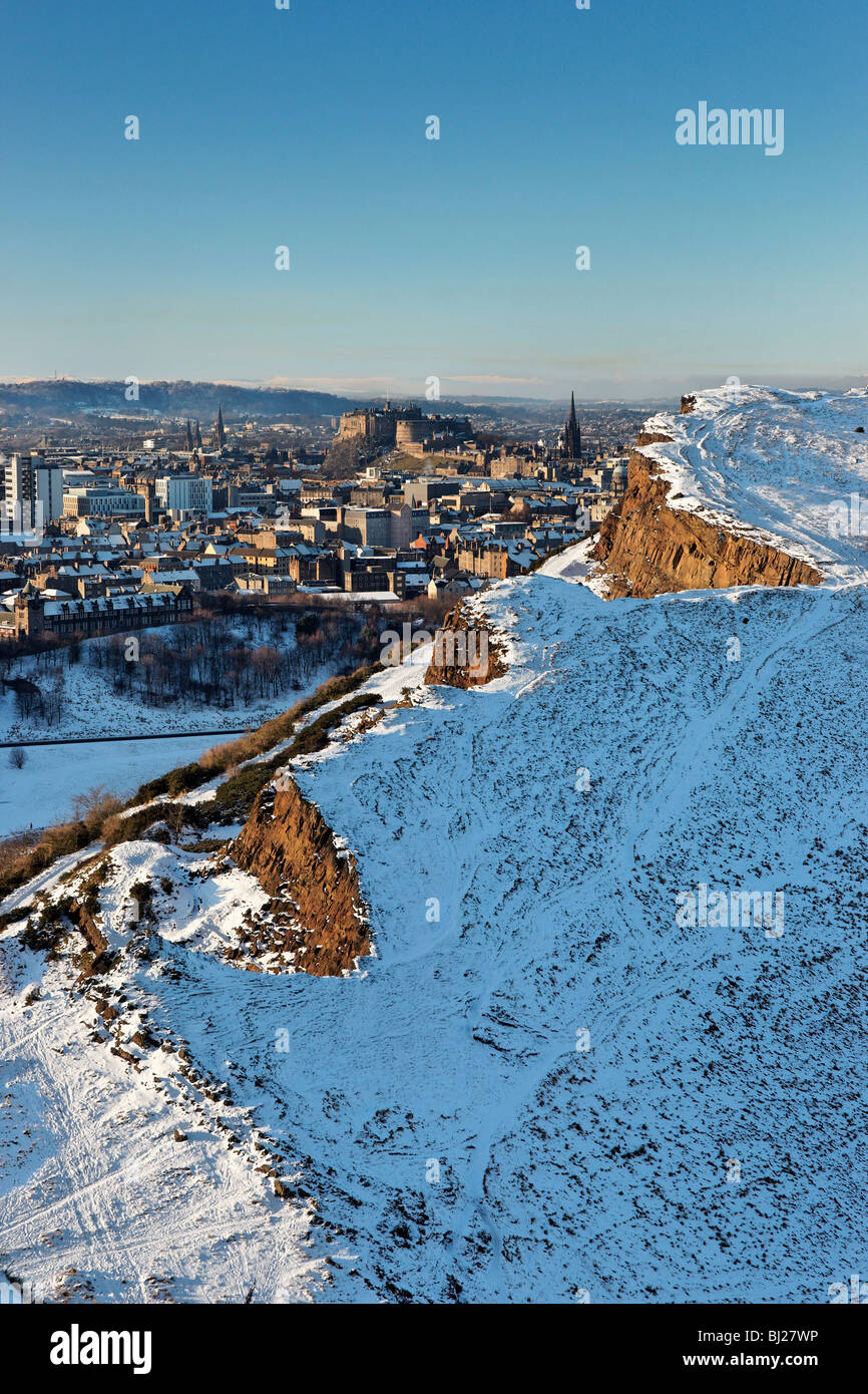 Holyrood park cliff view edinburgh hi-res stock photography and images ...
