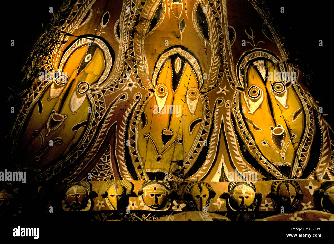 Asmat hi-res stock photography and images - Alamy