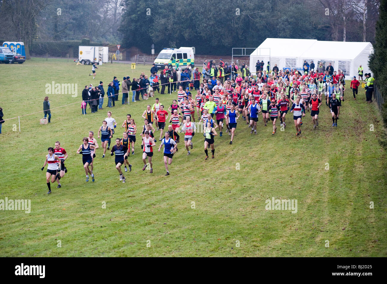 Crowd people running hi-res stock photography and images - Alamy