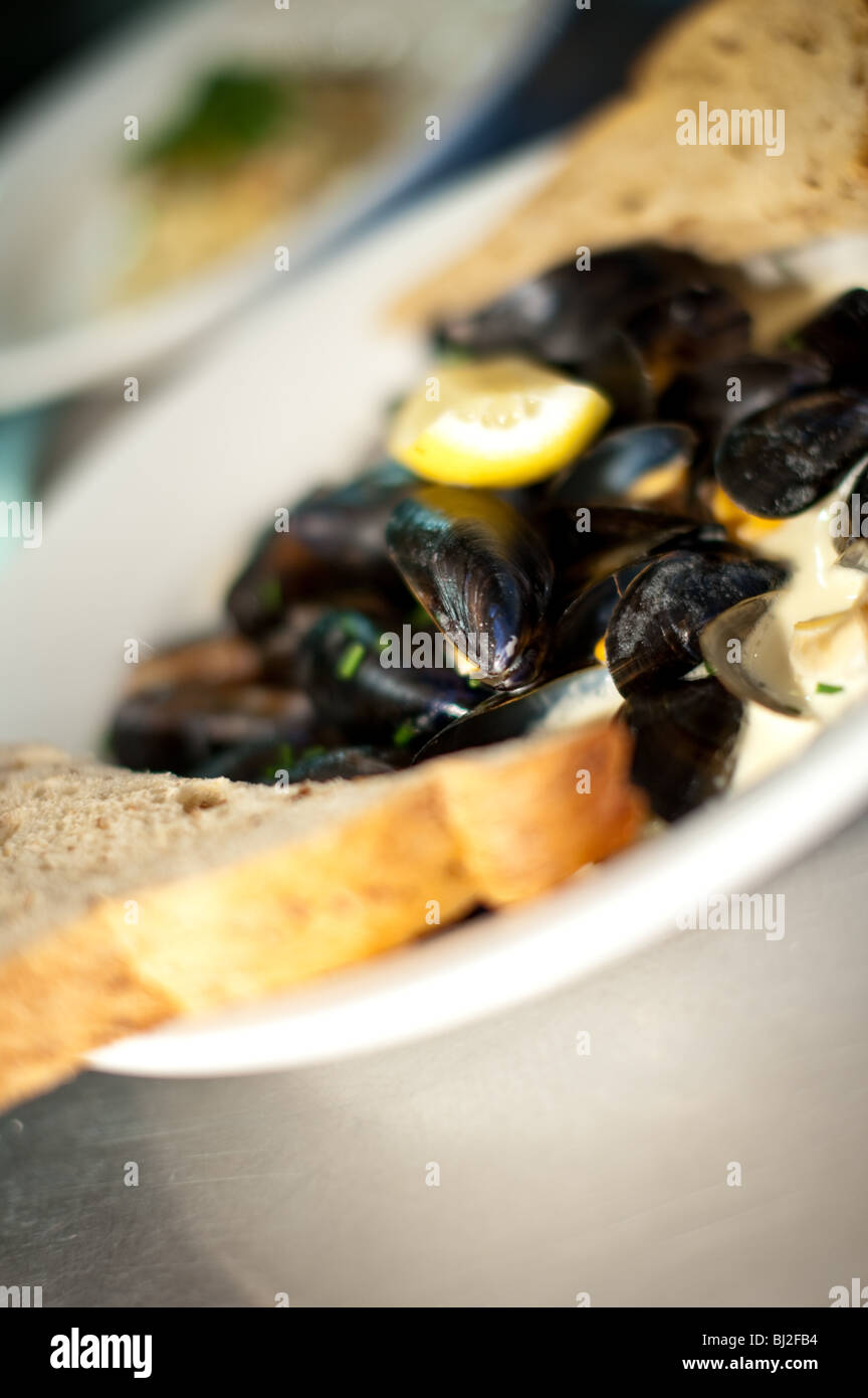 Mussels dish hi-res stock photography and images - Alamy