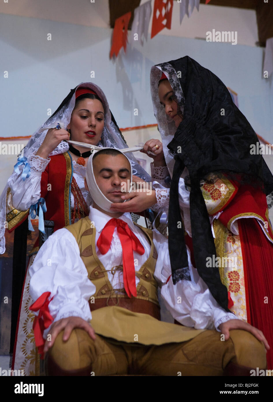 Women sardinian traditional dress hi-res stock photography and images ...