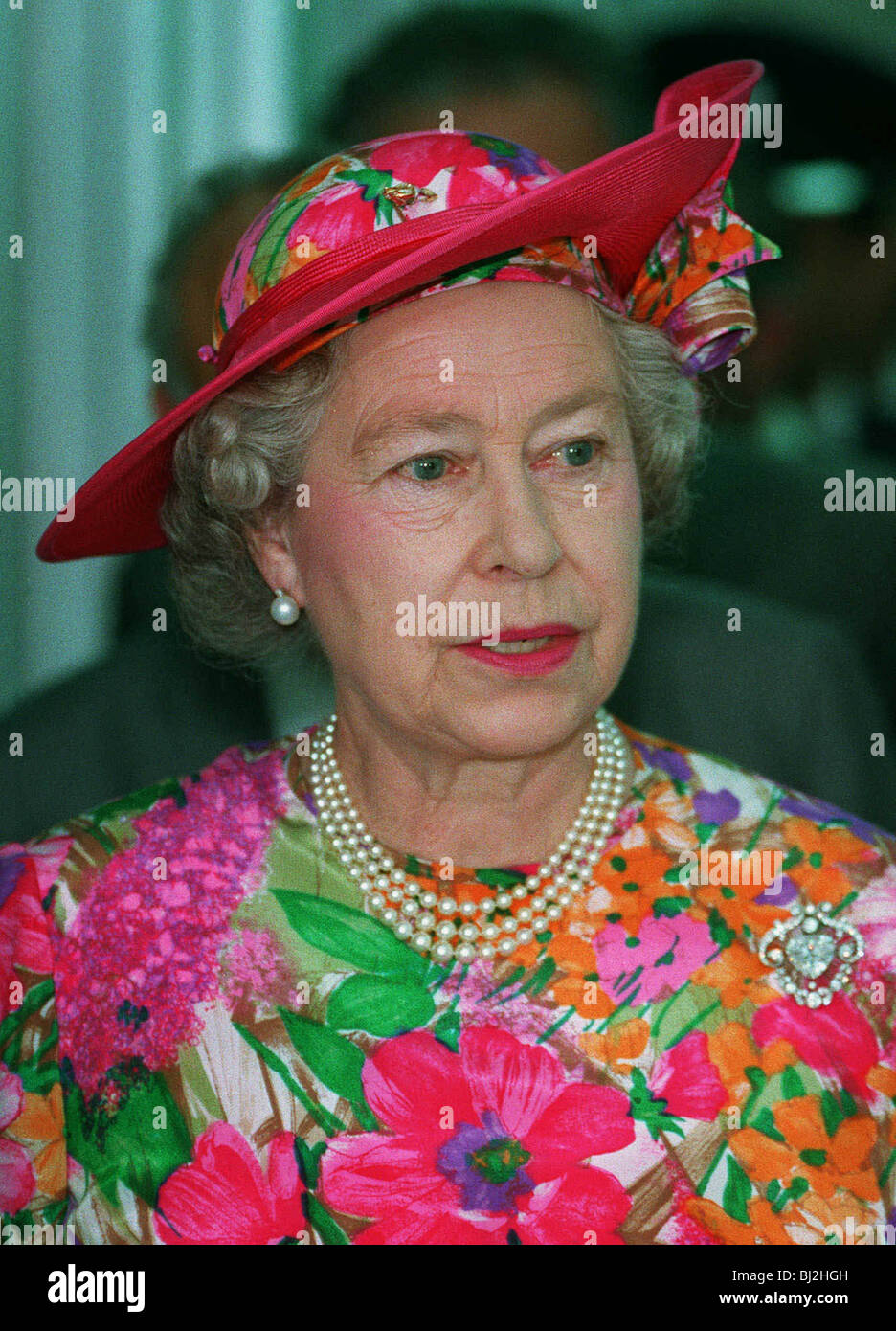Queen elizabeth 11 portrait hi-res stock photography and images - Alamy