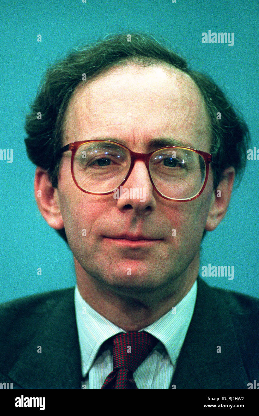 MALCOLM RIFKIND MP SECRETARY.STATE FOR DEFENCE 05 January 1993 Stock ...