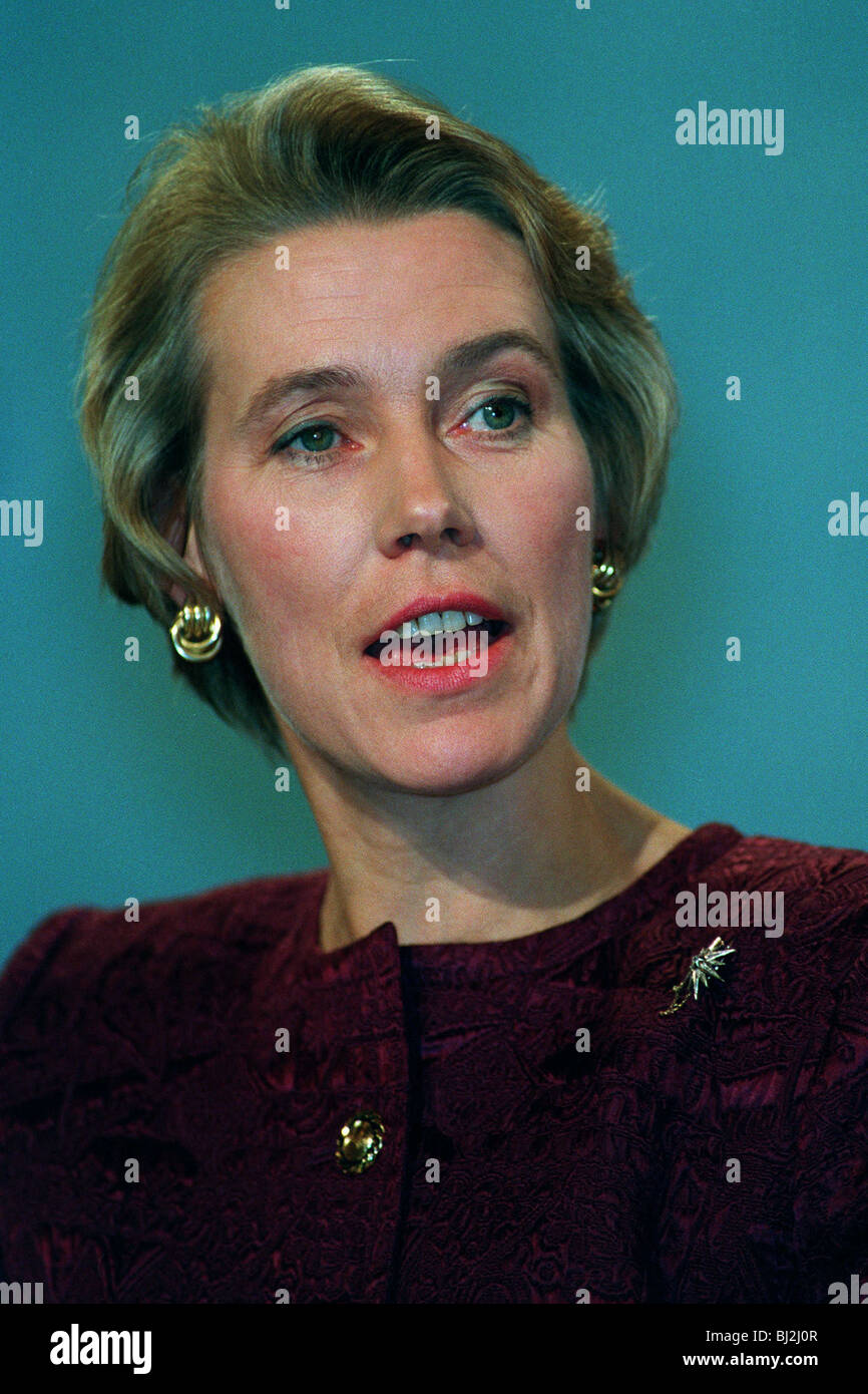 Virginia bottomley hi-res stock photography and images - Alamy