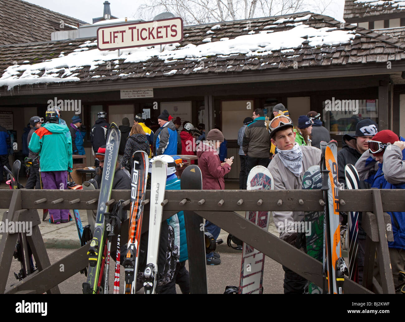 Ski lift ticket hi-res stock photography and images - Alamy