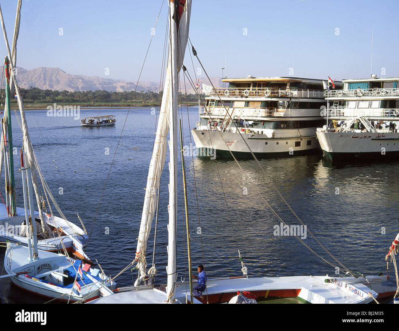 Boats on river nile hi-res stock photography and images - Alamy