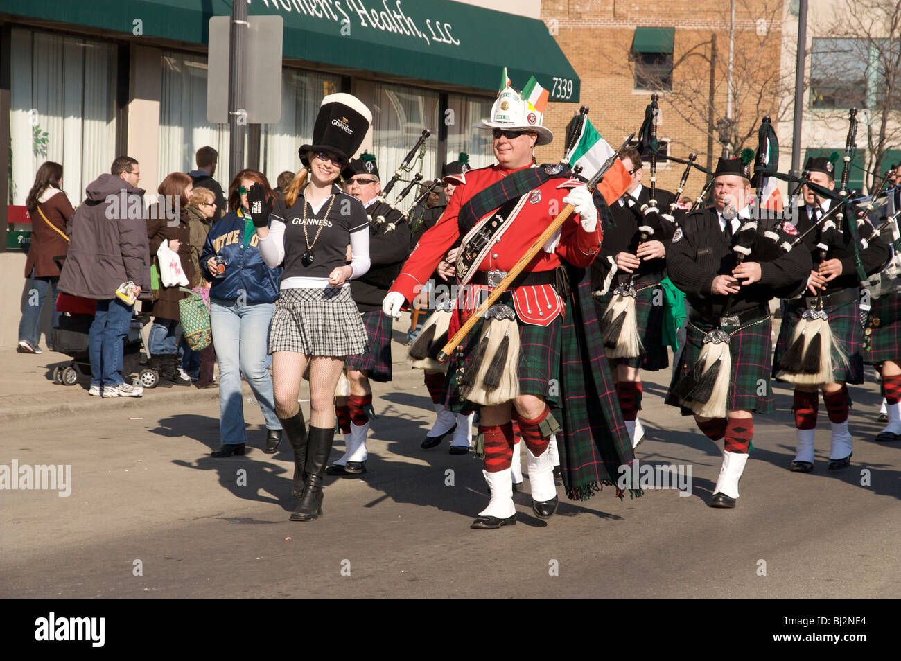 Guinness bagpipers hi-res stock photography and images - Alamy