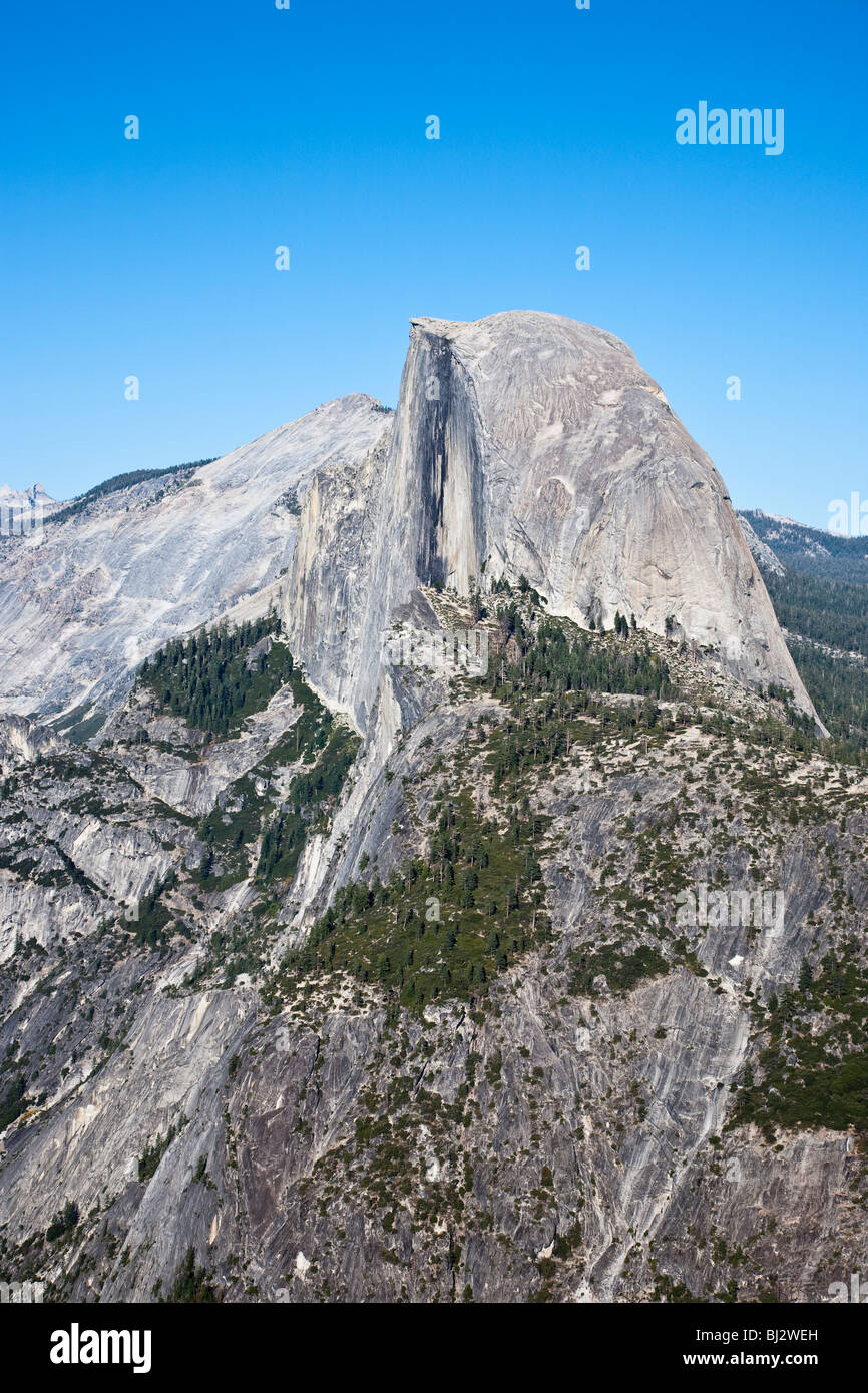 Half Dome, view from Glacier point showing Yosemite Valley, California ...