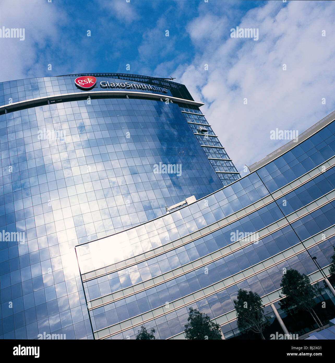 Glaxo Smith Kline GSK Building Great West Road, London Stock Photo - Alamy