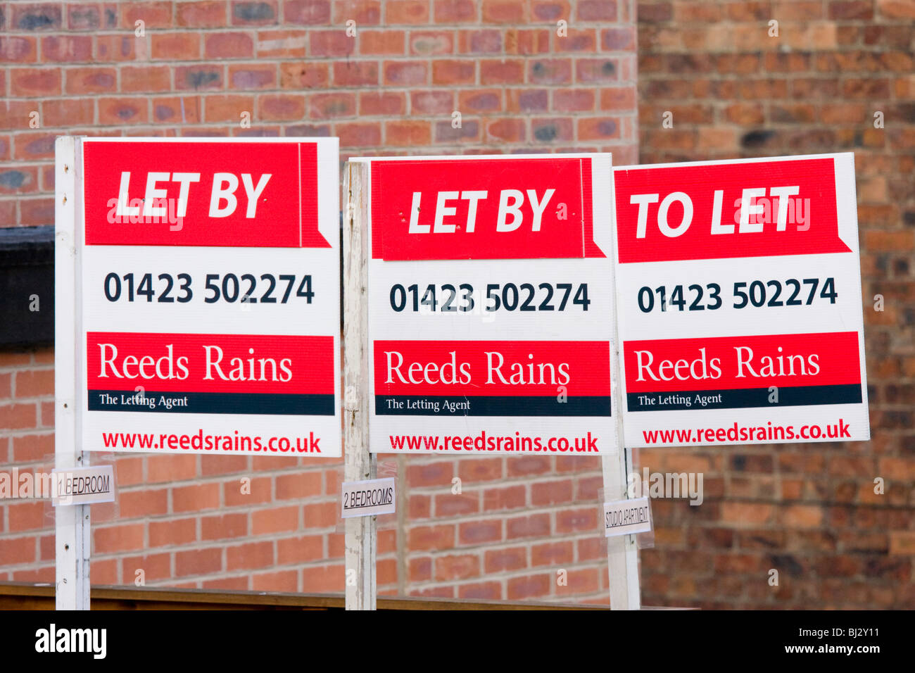 To let signs hi-res stock photography and images - Alamy
