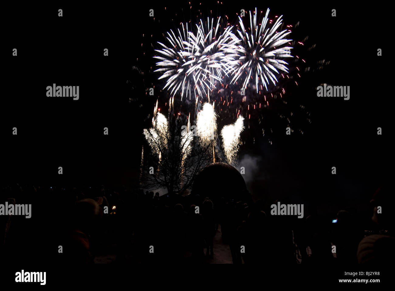 Celebration fireworks edinburgh hi-res stock photography and images - Alamy