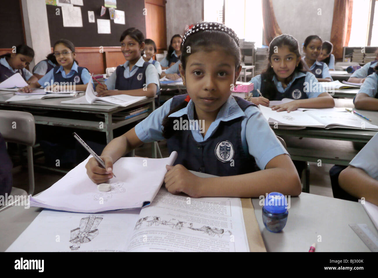 Bangladesh bacha school monipuripara dhaka hi-res stock photography and ...