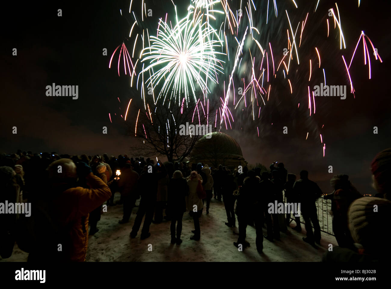 Fireworks display edinburgh hogmanay hi-res stock photography and ...