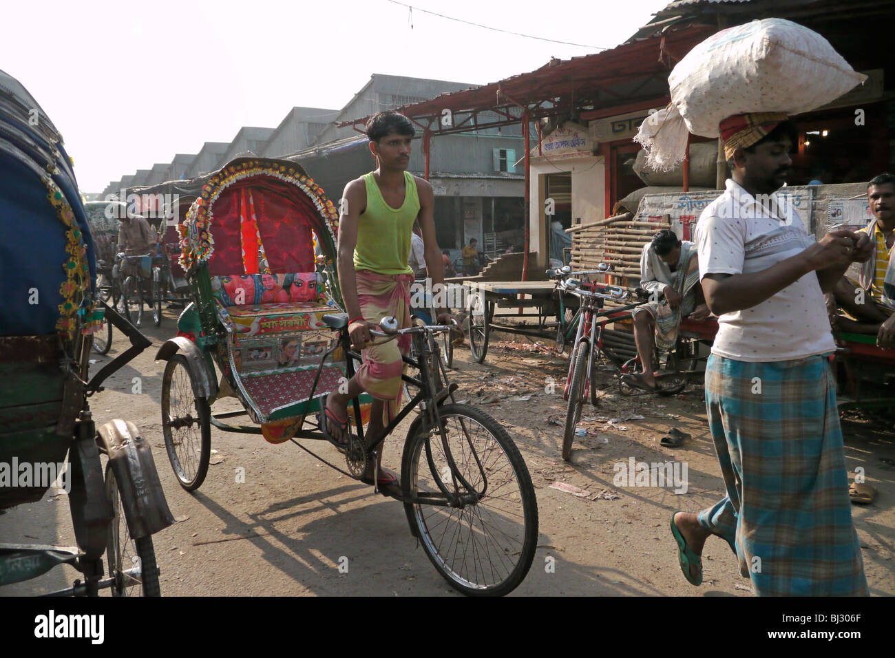 BANGLADESH Rickshaw, Old Dhaka. PHOTO by SEAN SPRAGUE Stock Photo - Alamy
