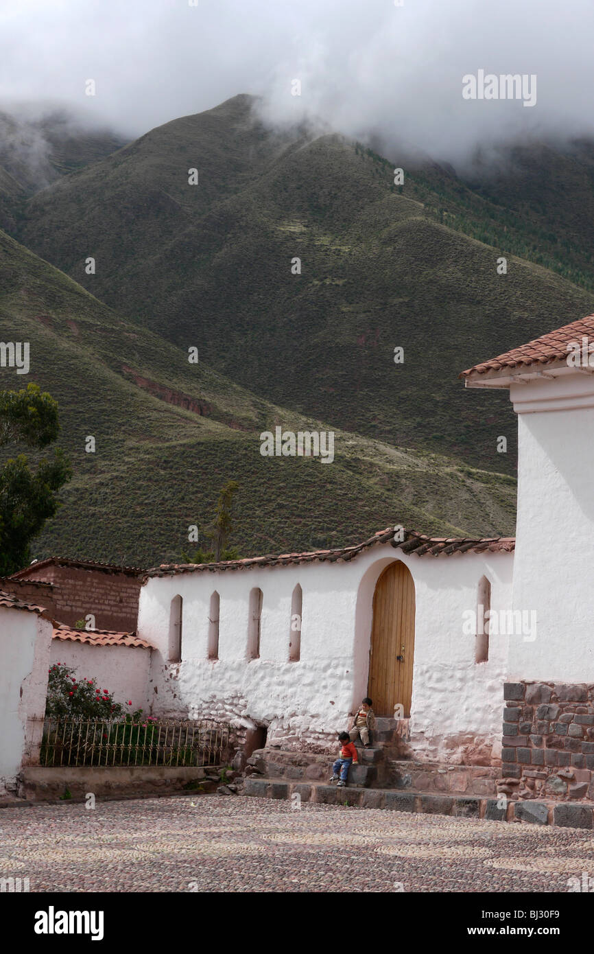 PERU Village near Cusco. PHOTOGRAPH by SEAN SPRAGUE Stock Photo - Alamy