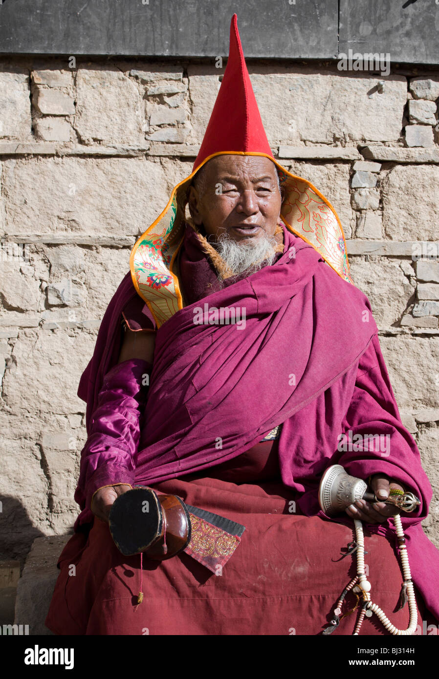 Tibetan monks chanting drums hi-res stock photography and images - Alamy