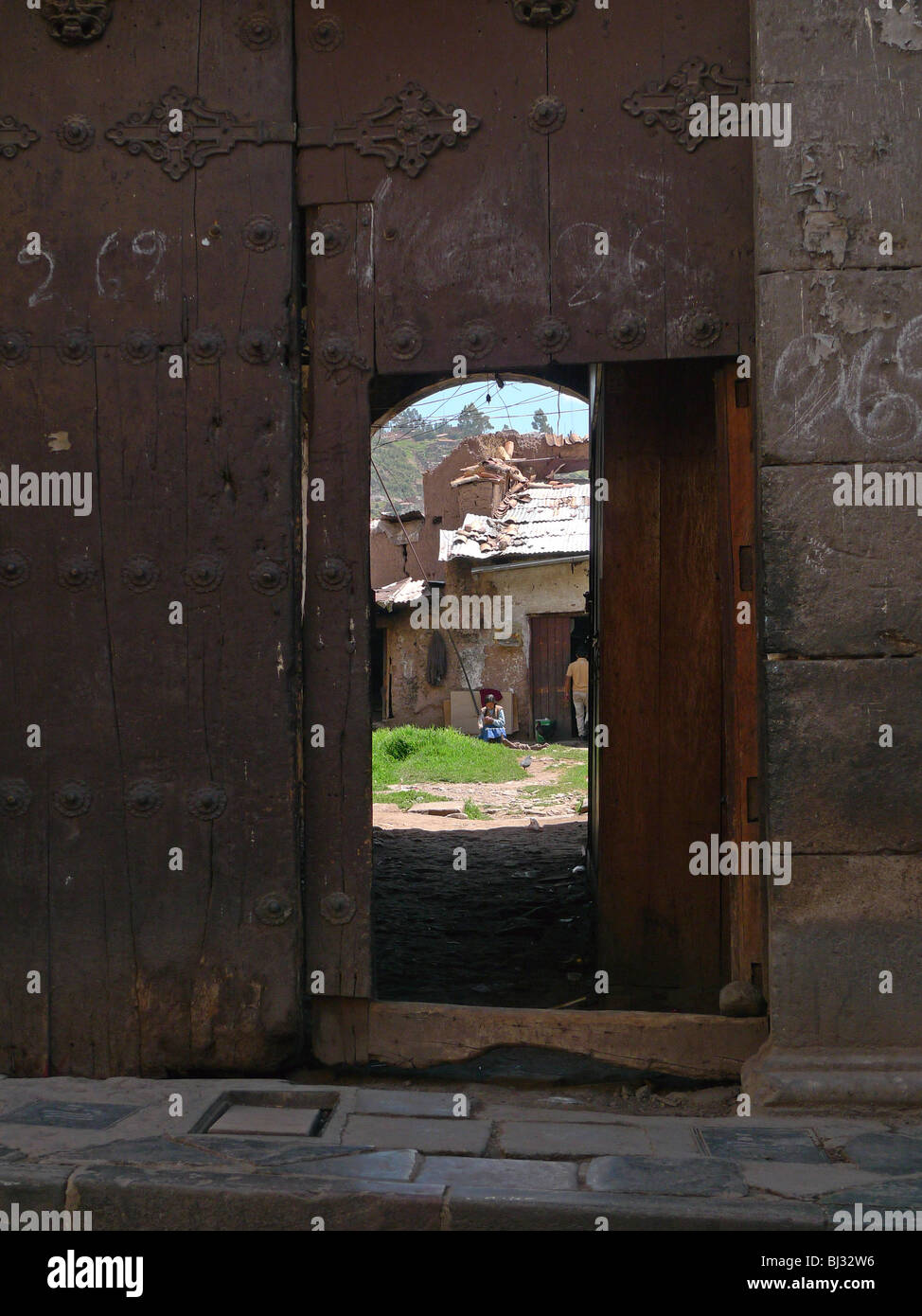 PERU Doorway, Cusco. PHOTOGRAPH by SEAN SPRAGUE Stock Photo - Alamy