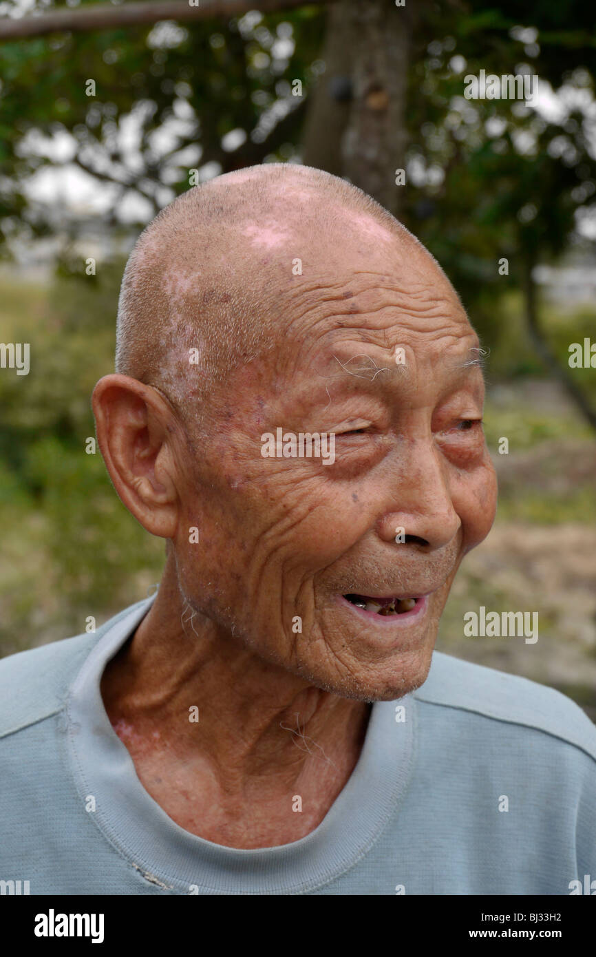TAIWAN 95-year-old Retired KMT soldier at Chang Chyu village, Taichung ...